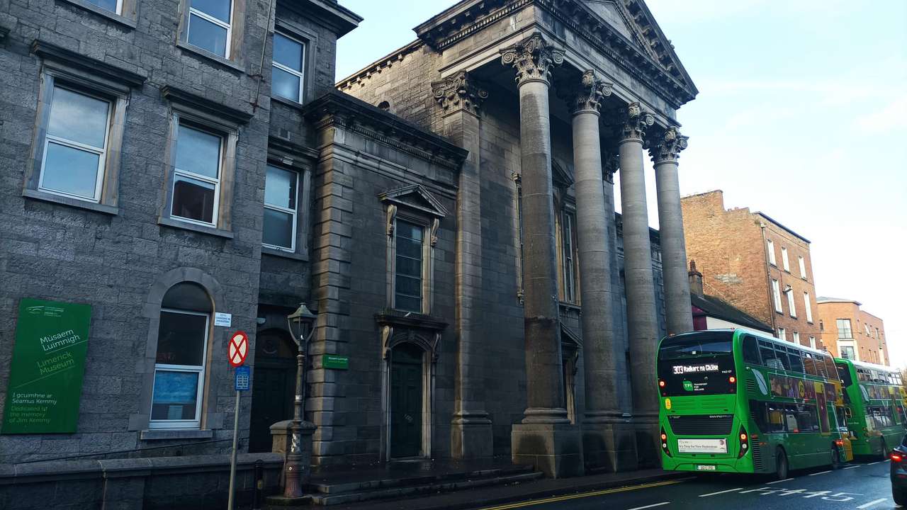 À la lumière de l’inconscient, des liens invisibles (expo)