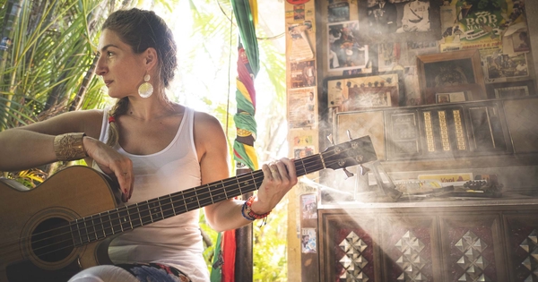 Delphine nouveau clip vidéo "Patience" - Ulule