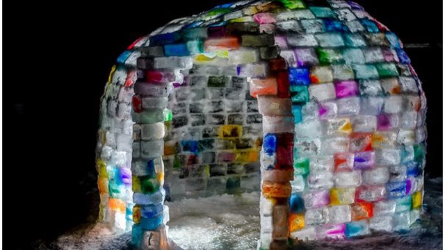 IGLOO PELVOO FAIT SES JEUX D'HIVER