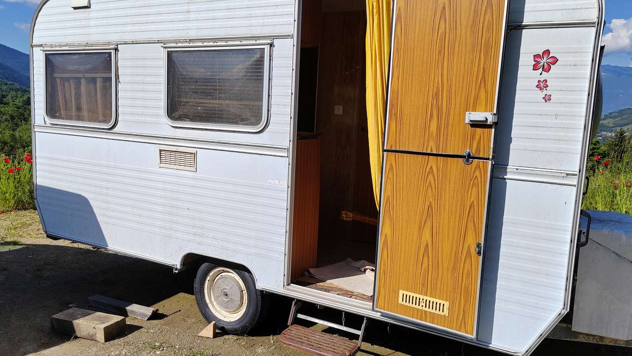 Aidez la vielle caravane de Cendrillon à devenir food truck