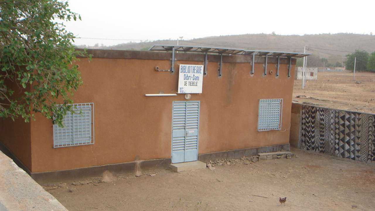 Bibliothèque Dibri-Dani à Tiébélé au Burkina Faso