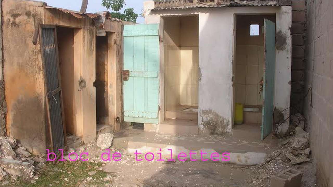 DES TOILETTES DANS UNE ECOLE - Ulule
