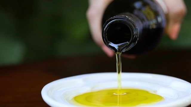 Sustainable Olive Oil from the Heart of Hungary - Ulule