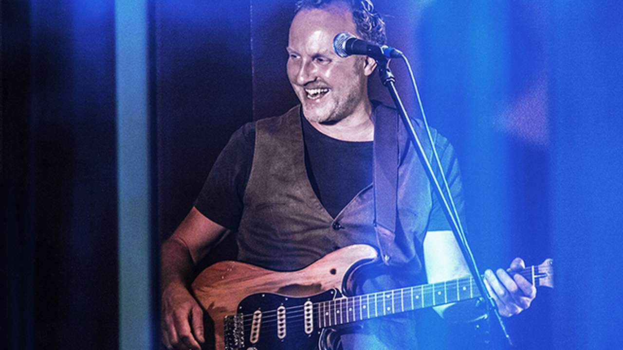 Dom Hutton - The Big Picture - Ulule