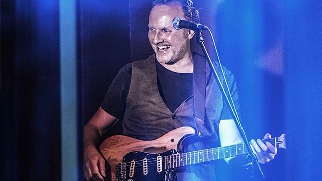 Dom Hutton - The Big Picture - Ulule