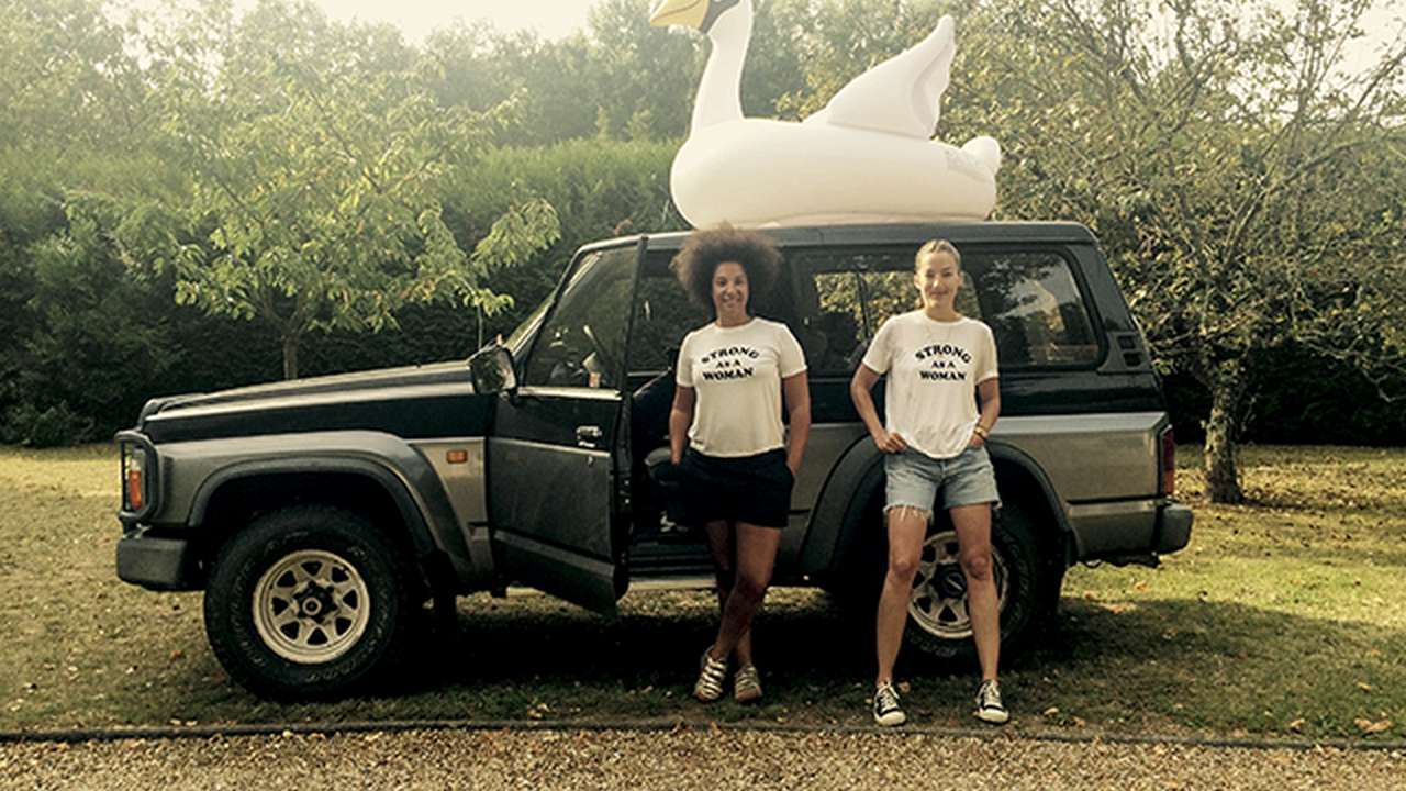 Deux Femmes Au Volant