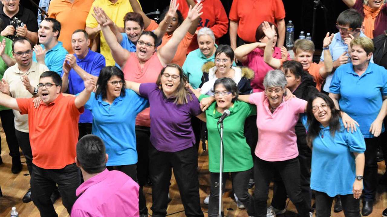 Un choeur d'enfants chante Noël pour Handivoix