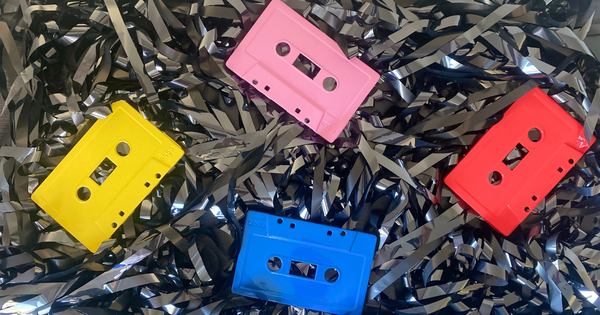 Cassette ANGO : Une œuvre d’art à l’âme rétro.
