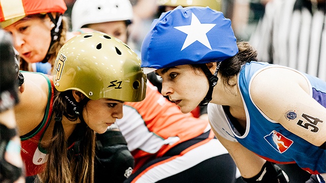 Roller Derby : par les joueuses, pour les joueuses