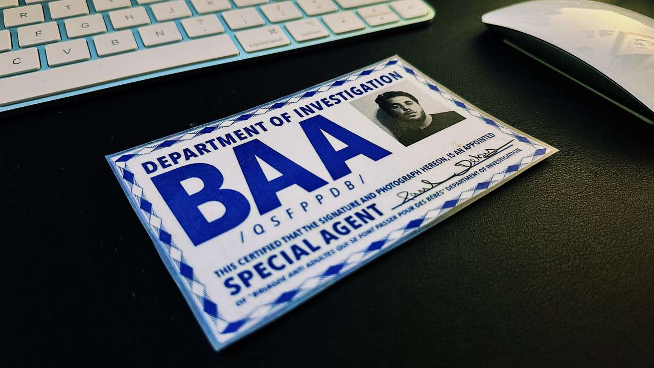 Brigade Anti Adultes ( Qui Se Font Passer Pour Des Bebes )