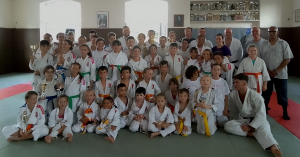 Offrons un minibus aux judokas du Judo Club de Ronchamp - Ulule