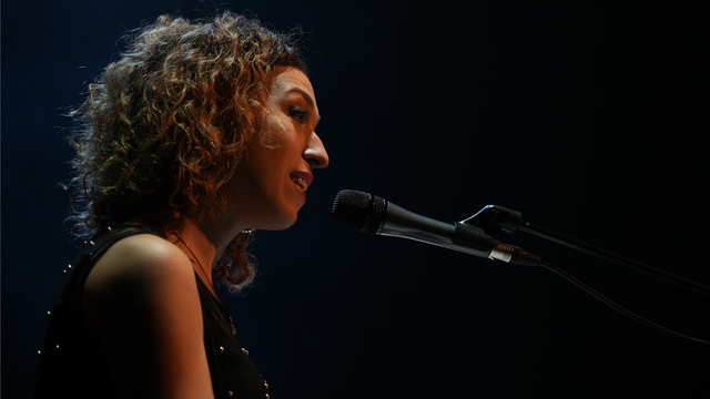 Premier EP de Névouchka J-1 ! - Ulule