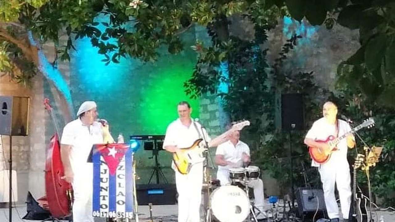 Conjunto Mezclao 1er Album "Frisson d'Amour"