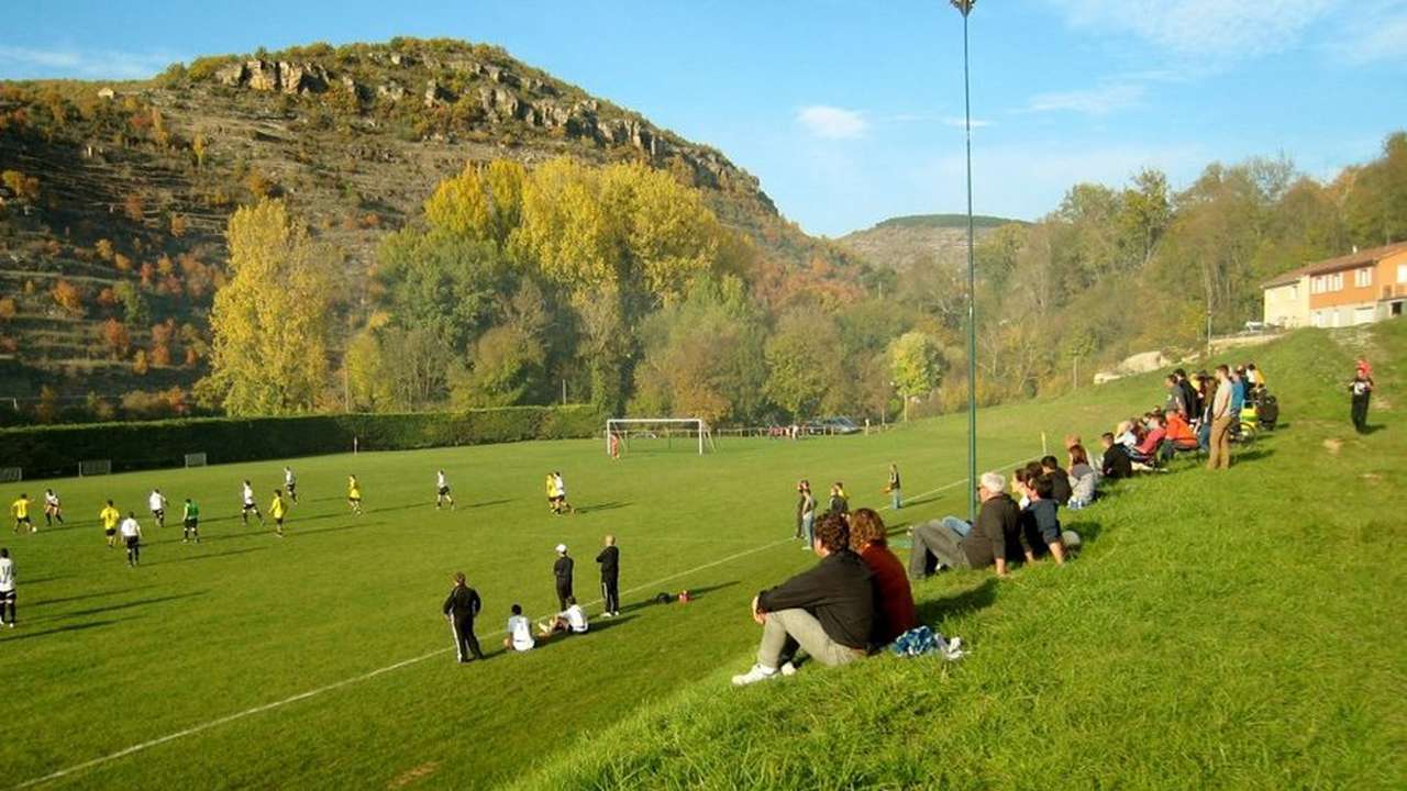 Création d'un club-house pour l'équipe de l'ASR