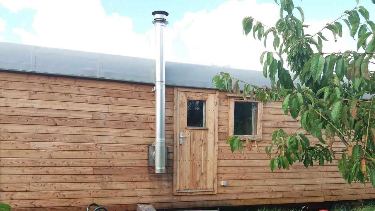 La roulotte à Yvoir. Un logement authentique et ressourçant