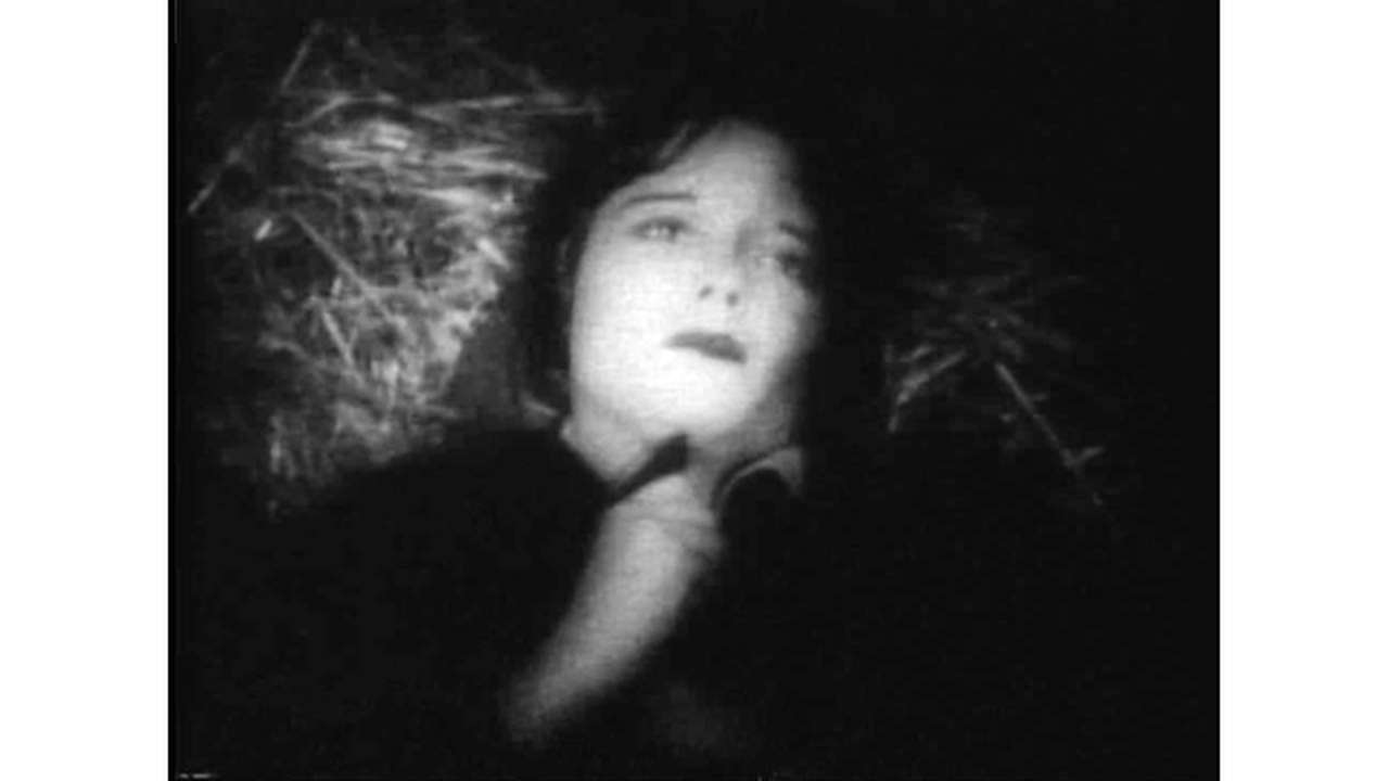 Madeleine and the two Apaches