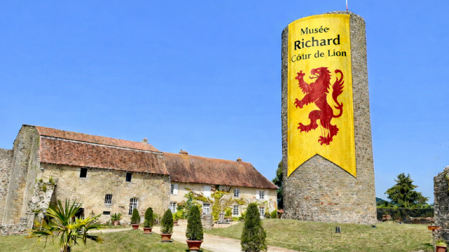 Faisons briller le Château de Châlus-Chabrol ensemble