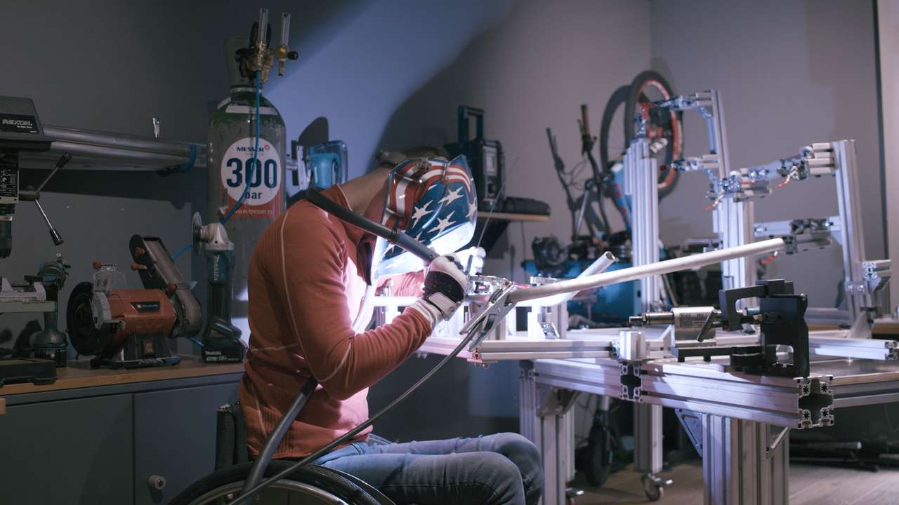 Un Vélo Révolutionnaire pour Redéfinir le Sport Adapté