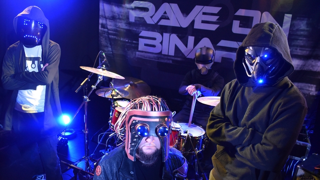 Rave On Binary - 1er Album