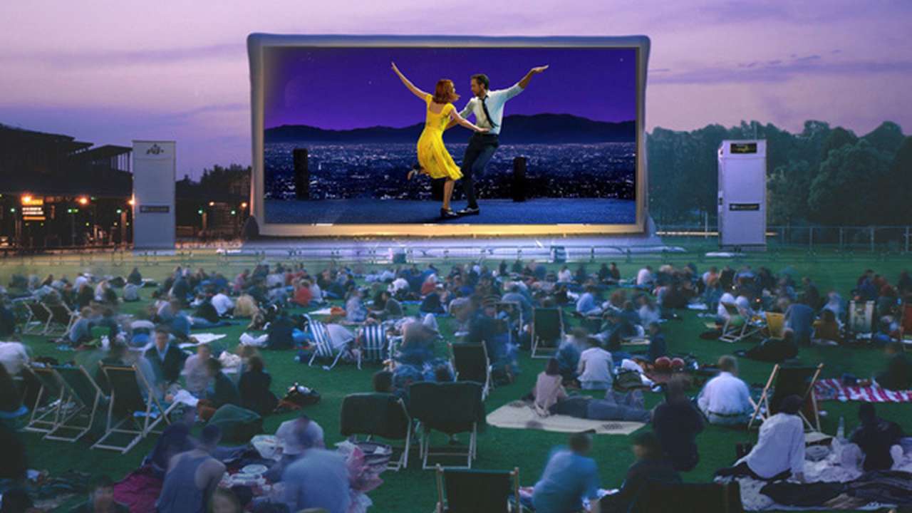 Cinéma plein air et repas de quartier