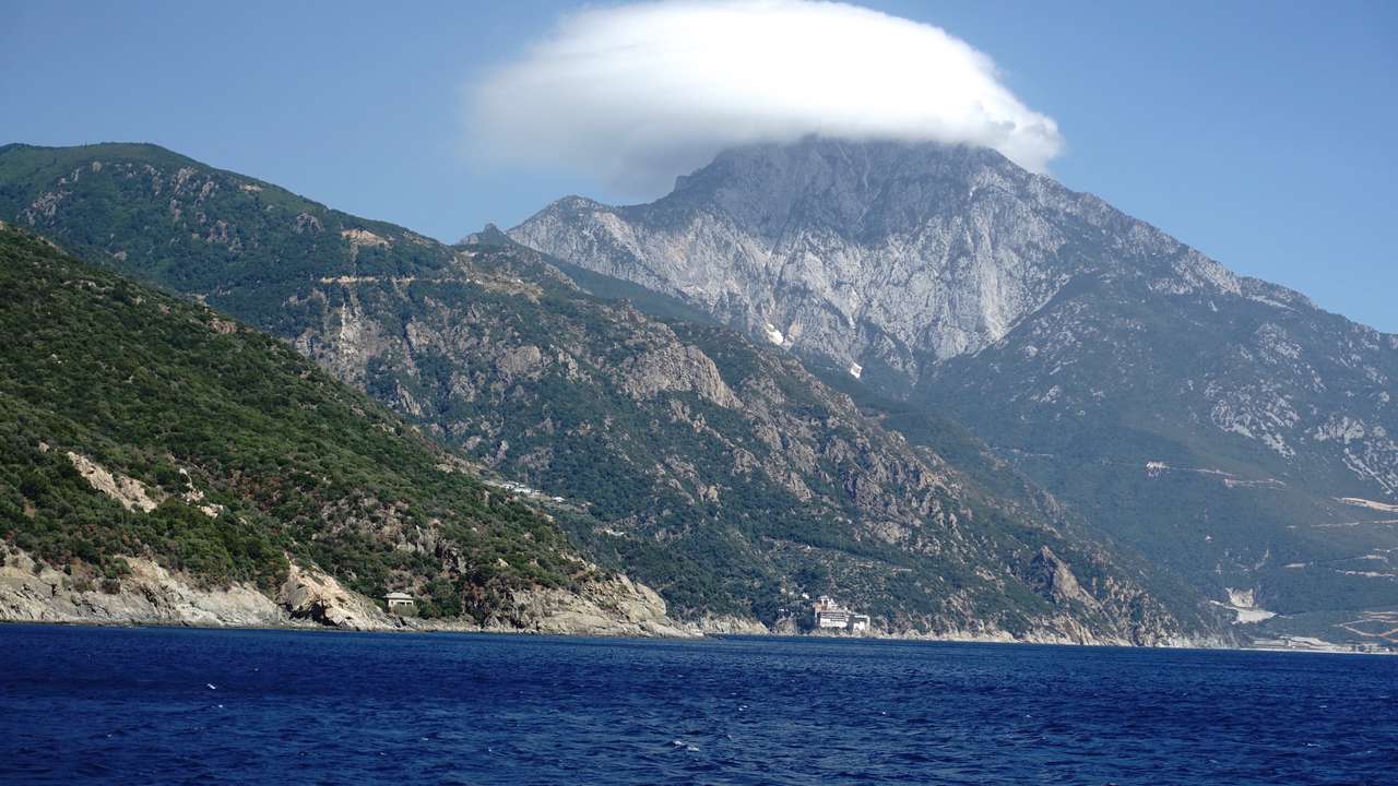 "D'UN MONT A L'AUTRE" A pied de l'Alsace au mont Athos.