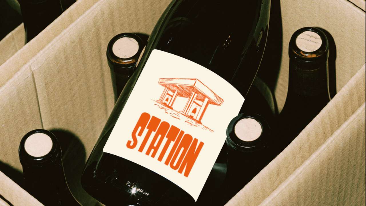STATION, la cave : vin nature, comptoir de poche