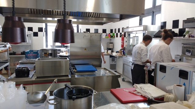 NOE - DARK KITCHEN