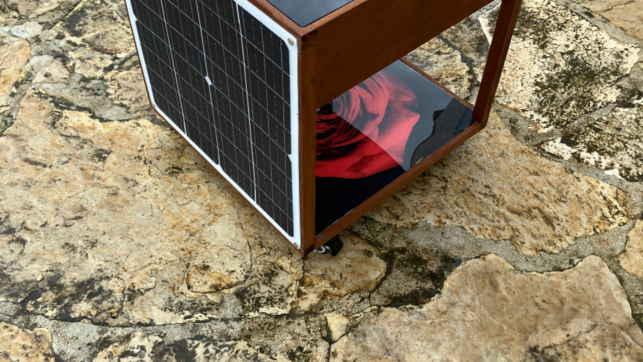 Table Solaire : Rechargez votre smartphone au Soleil - Ulule